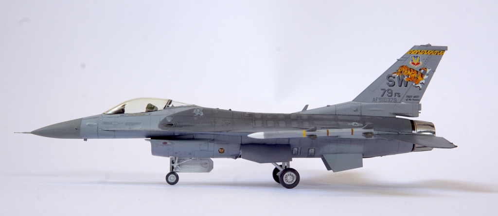 Mini-GB "50 Jahre F-16" F-16CJ, Block 50, 79 FS Tigers, 20 FW 2001 ...